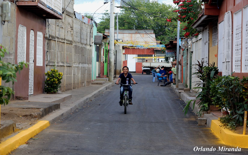 Familias del barrio Rigoberto López Pérez celebran mejoramiento de sus ...