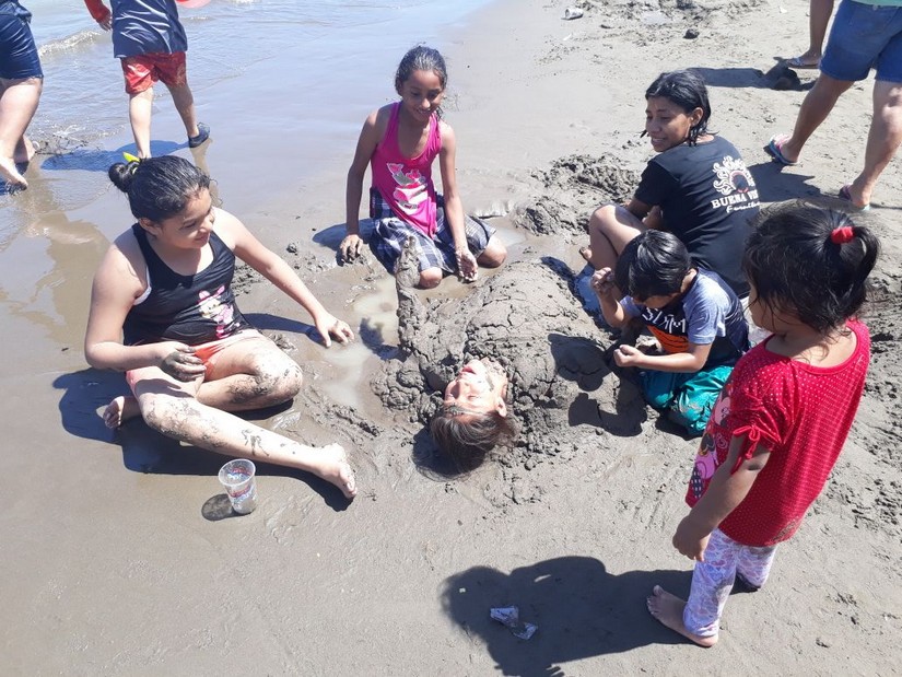 Nicaragüenses disfrutan de las paradisíacas playas de Rivas