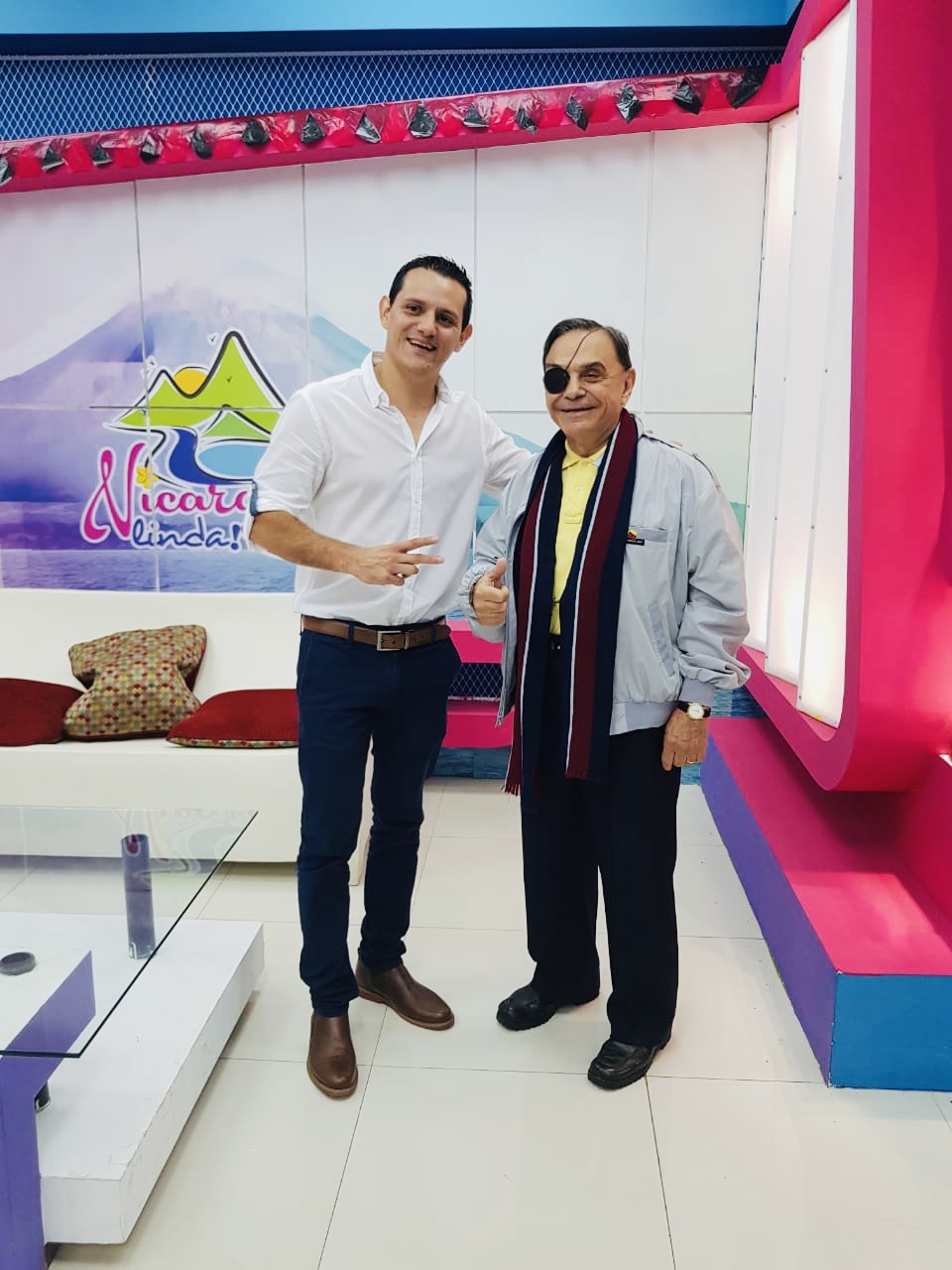 Walter Martínez, director del programa Dossier visita Canal 6