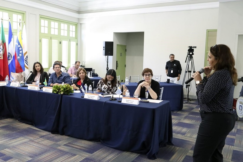 Reyna Rueda, alcaldesa de Managua en reunión del Comité de Ciudades ...
