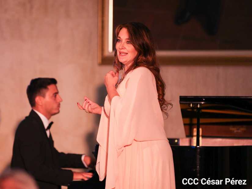 La gran Donata D'Annunzio Lombardi deleita con su voz en el Teatro ...