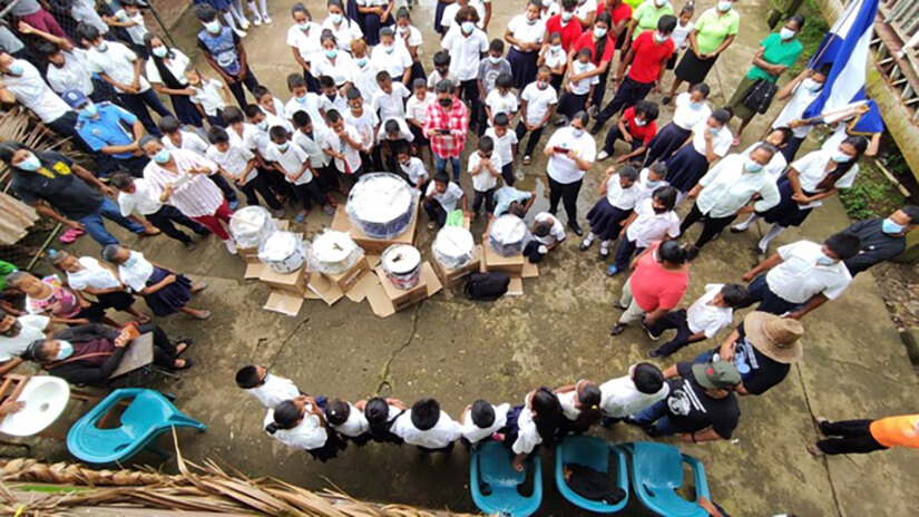 (+FOTOS): Estudiantes de Rama Cay reciben instrumentos musicales