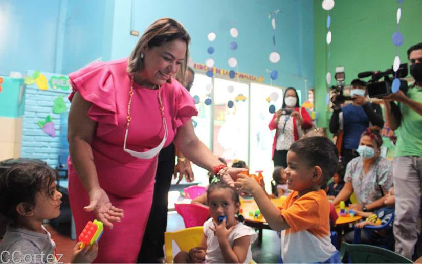 Directora Ejecutiva de la DINAF de Honduras visita varios CDI en Managua