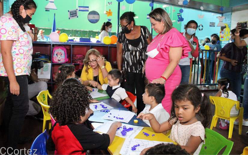 Directora Ejecutiva de la DINAF de Honduras visita varios CDI en Managua