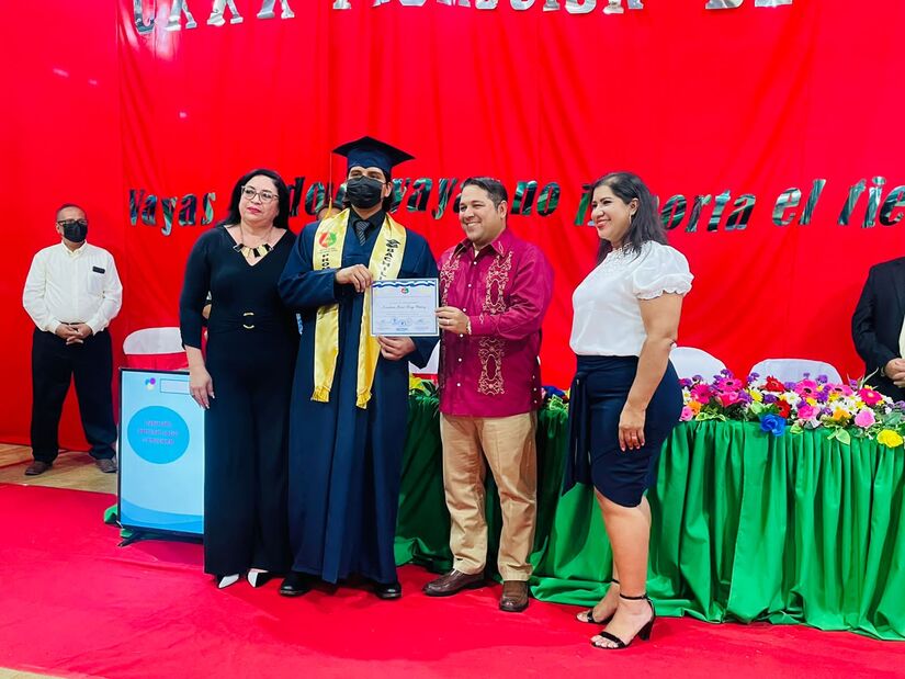 Más de 300 estudiantes reciben su diploma de bachiller en el Instituto ...