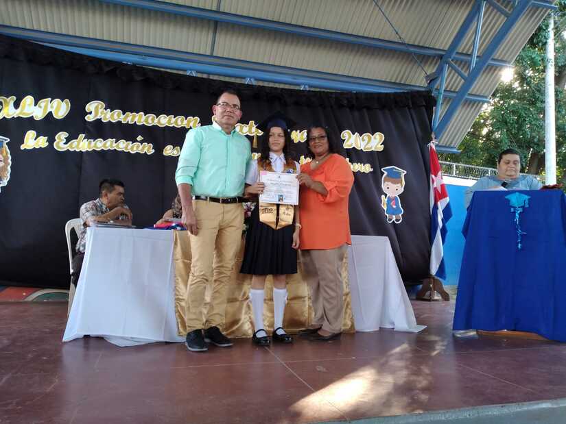 Comunidad educativa del colegio República de Cuba celebró acto de promoción
