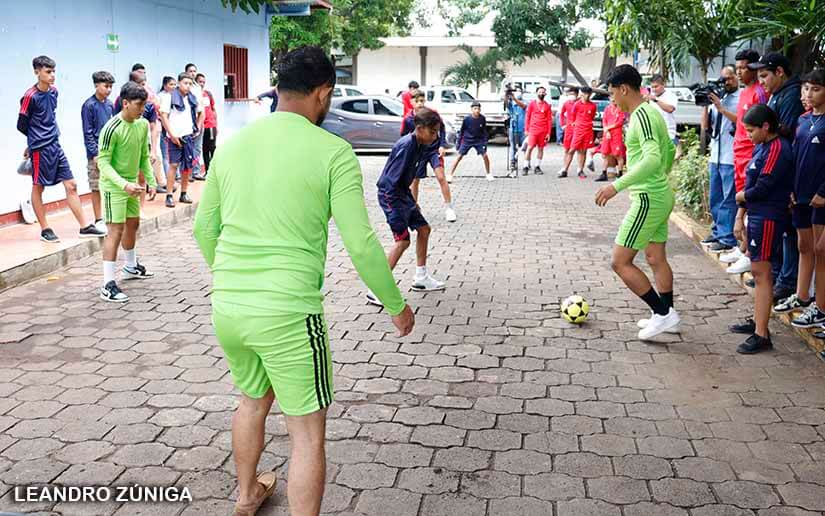 Gobierno Sandinista dota de uniformes deportivos a jóvenes de toda ...