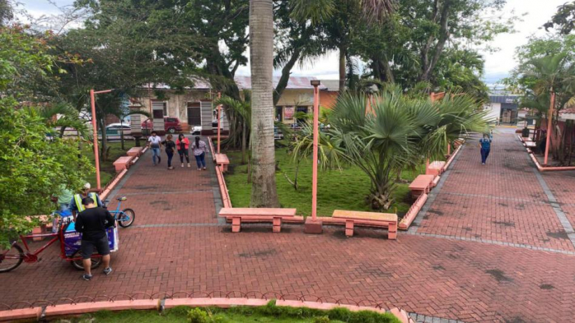 Inauguran hermosas y coloridas mejoras al Parque Central de Jinotepe