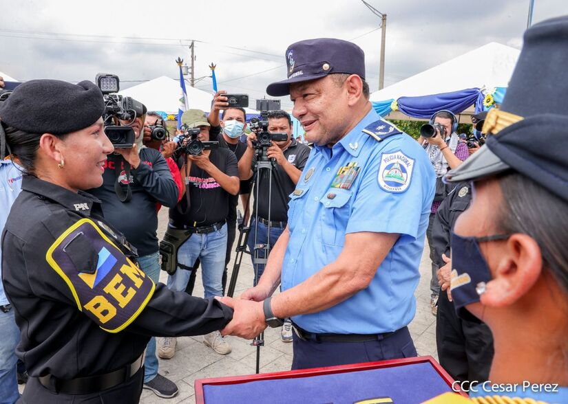 Policía Nacional asciende en grado a 500 oficiales de la DOEP en Managua