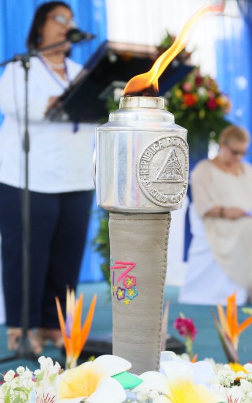 Nicaragua entrega Antorcha de la Libertad al hermano país de Costa Rica