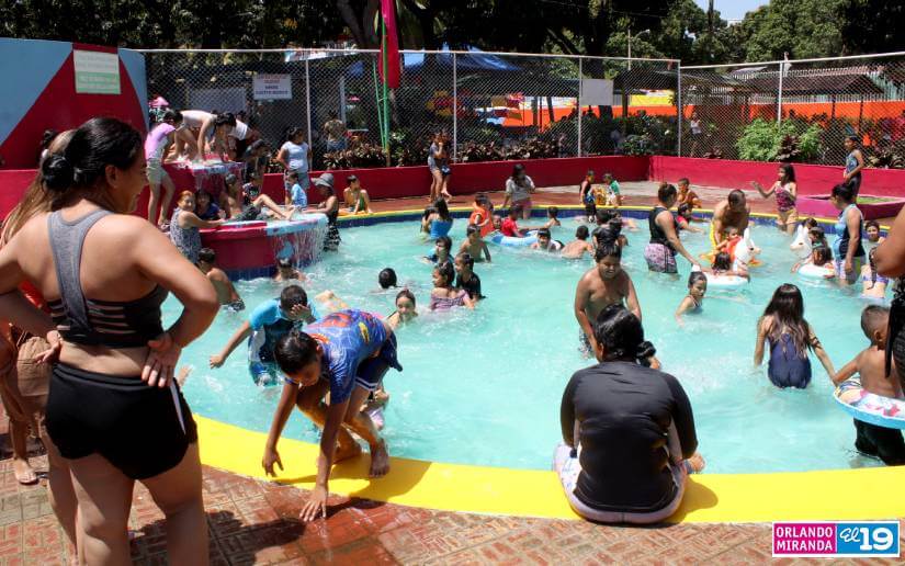 Veraneantes disfrutan del Summer Nica Fest 2023 en el balneario de Xilonem