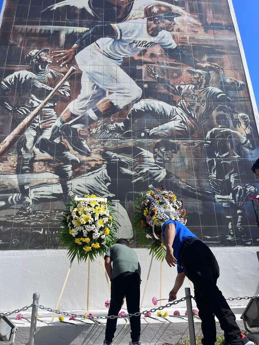 Rinden homenajes al Héroe Nacional Roberto Clemente