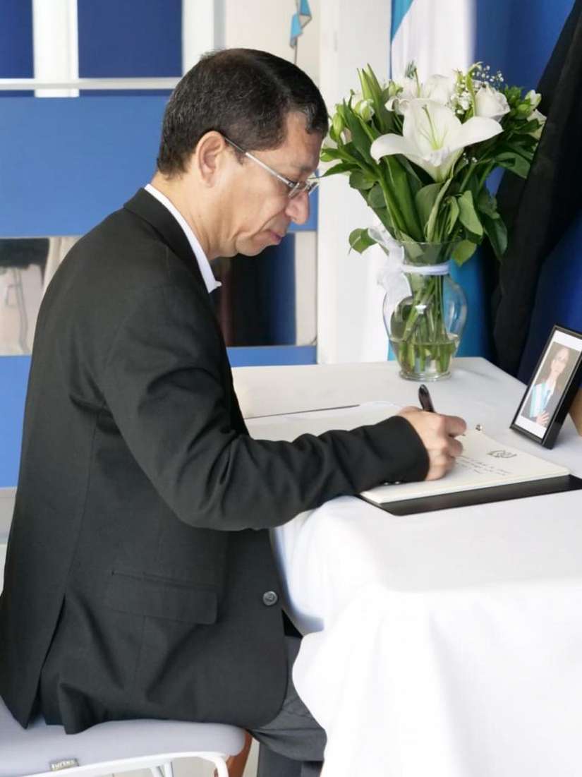 Delegación de Nicaragua firmó libro de Condolencias en la Embajada de ...