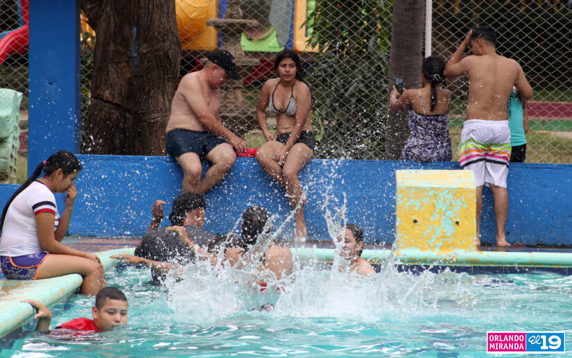 Así se vive el verano en las piscinas del Centro Recreativo Xilonem