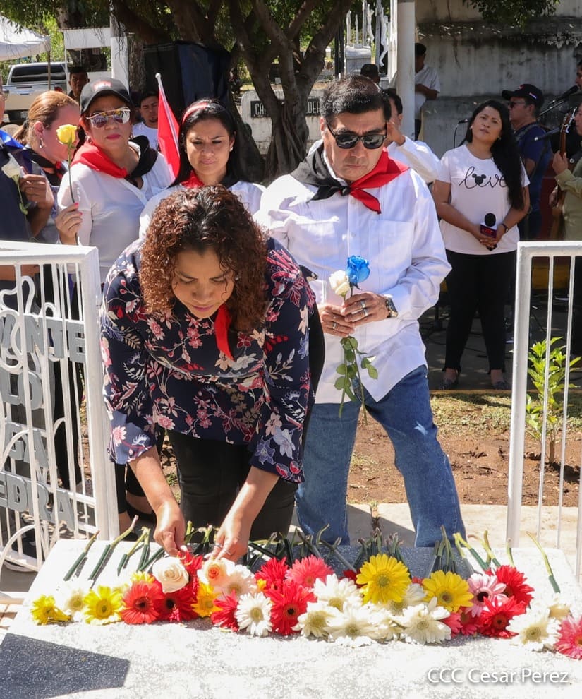 Juventud de Nicaragua rinde homenaje al Comandante Camilo Ortega Saavedra