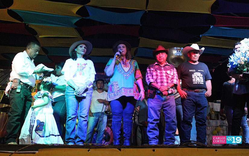 Celebran 48 años del tradicional Palo Lucio de Chema Pelón