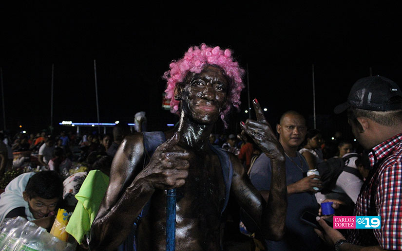 Celebran 48 años del tradicional Palo Lucio de Chema Pelón