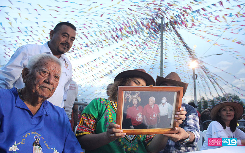 Celebran 48 años del tradicional Palo Lucio de Chema Pelón