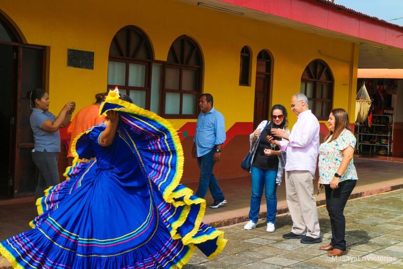 Embajador de Kuwait Salah Alhaddad visita la Ciudad Creativa de Masaya