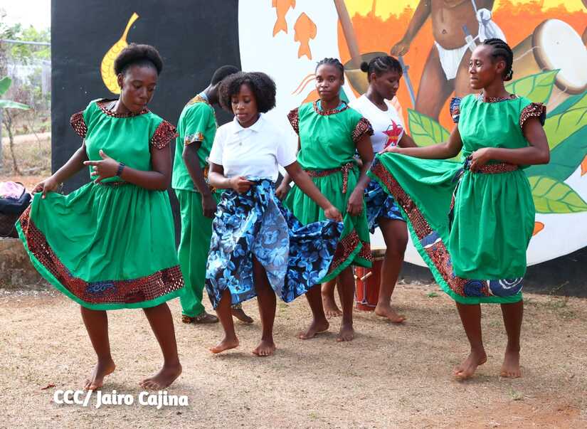 La comunidad de Orinoco te da la bienvenida con hudutu y punta garífuna