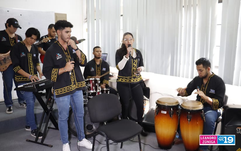Realizan conversatorio sobre el pensamiento del Comandante Carlos ...