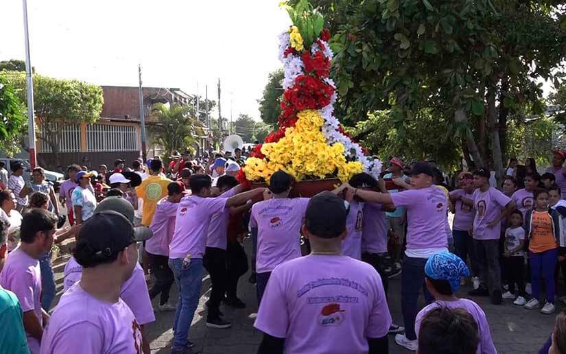 El Mocito de Santo Domingo recorre barrios Acahualinca y Santa Ana