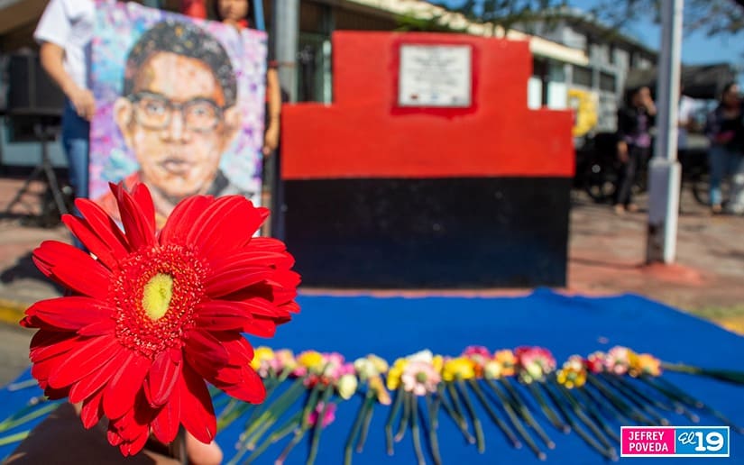 Rinden homenaje al poeta guerrillero Leonel Rugama por el 74 ...