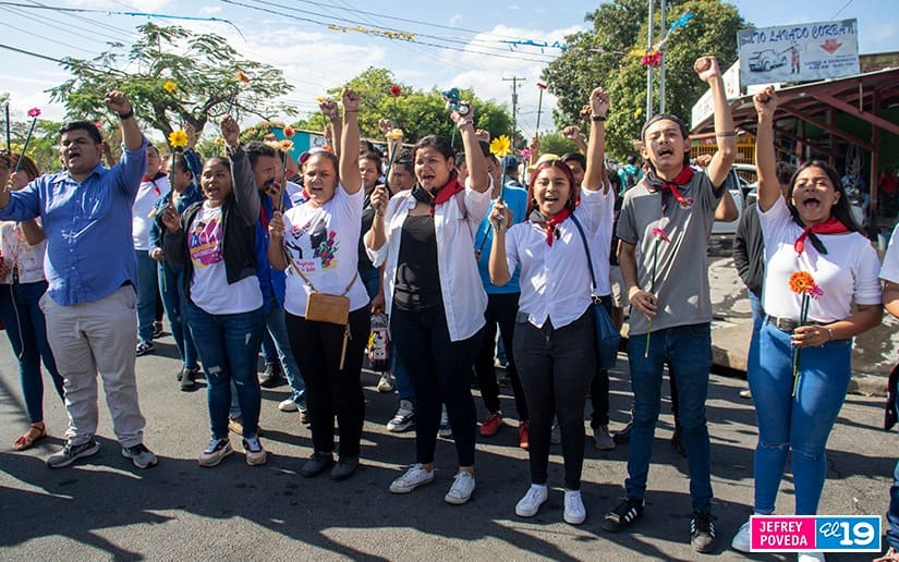 Rinden homenaje al poeta guerrillero Leonel Rugama por el 74 ...