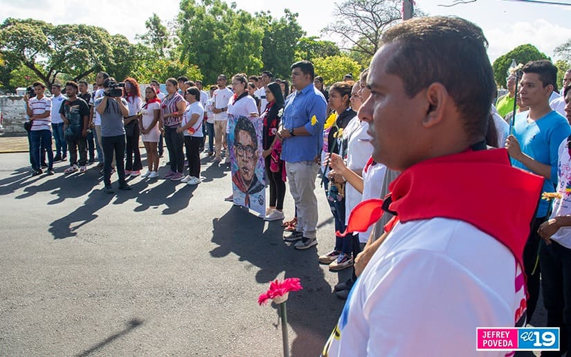 Rinden homenaje al poeta guerrillero Leonel Rugama por el 74 ...