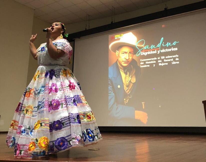 México celebró el 128 aniversario del natalicio del General Augusto C ...