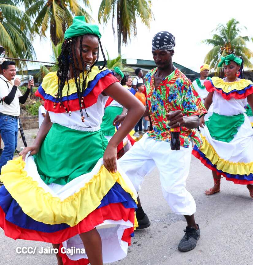 ¡Esto es Palo de Mayo! Bluefields celebra tradicional carnaval de comparsas