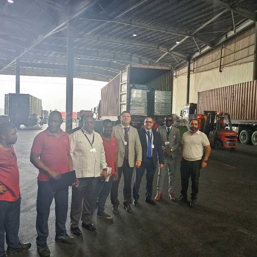 Embajada de Nicaragua visitó la empresa Refriango en Angola