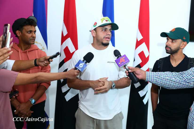 Arriban a Managua músicos de la banda cristiana Barak