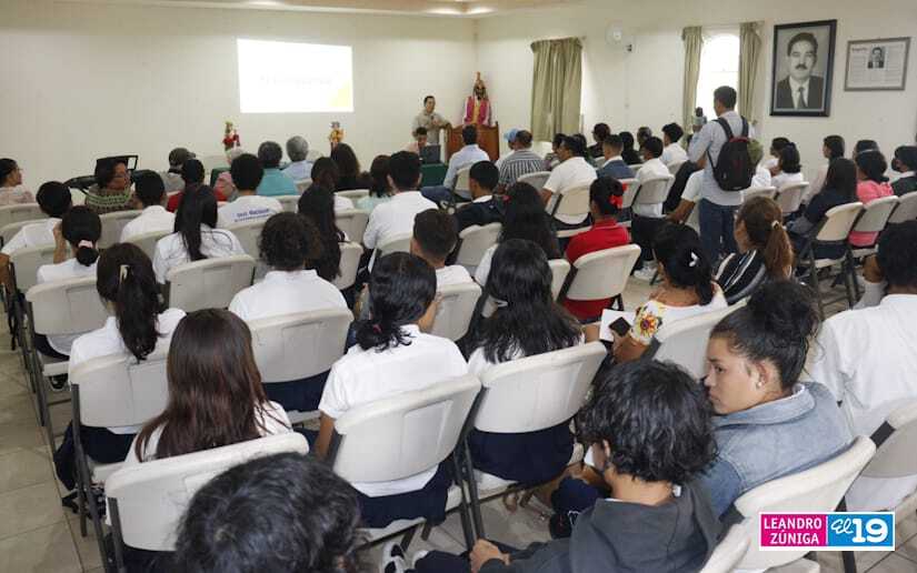 Resaltan y analizan el valor cultural de El Güegüense en Diriamba
