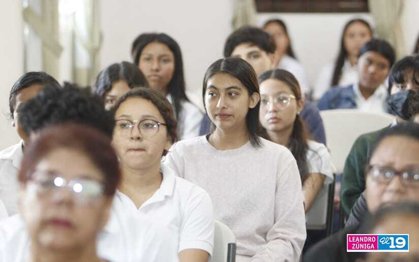 Resaltan y analizan el valor cultural de El Güegüense en Diriamba
