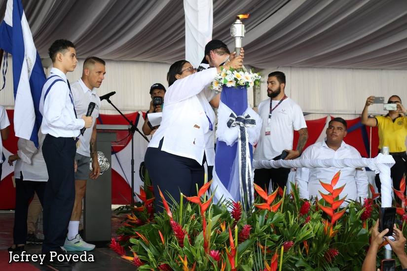 Nicaragua entrega a Costa Rica la Antorcha de la Libertad Centroamericana