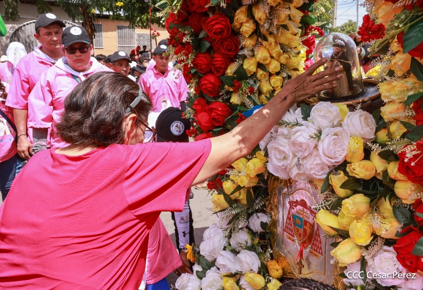 Santo Domingo de Guzmán va rumbo a su morada en Las Sierritas