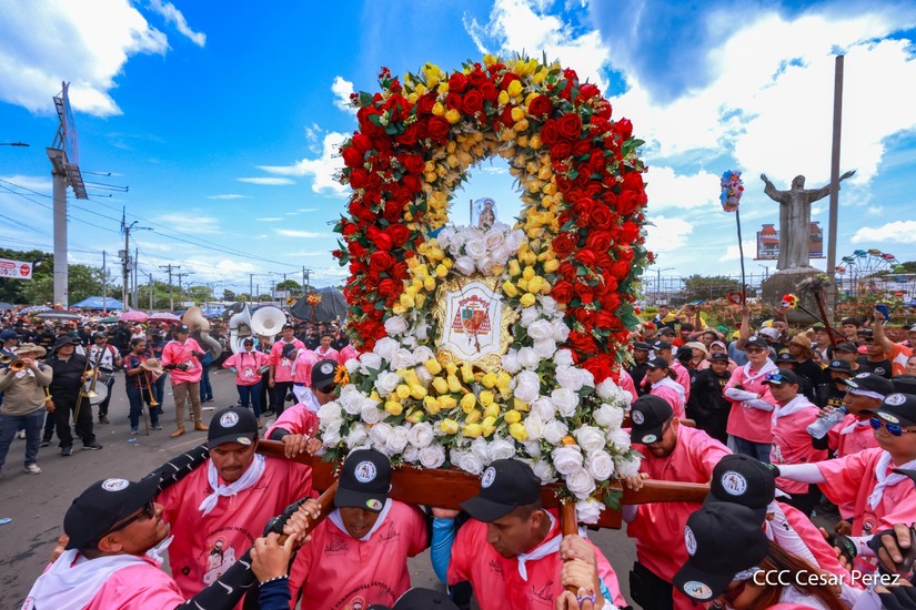 Santo Domingo de Guzmán va rumbo a su morada en Las Sierritas