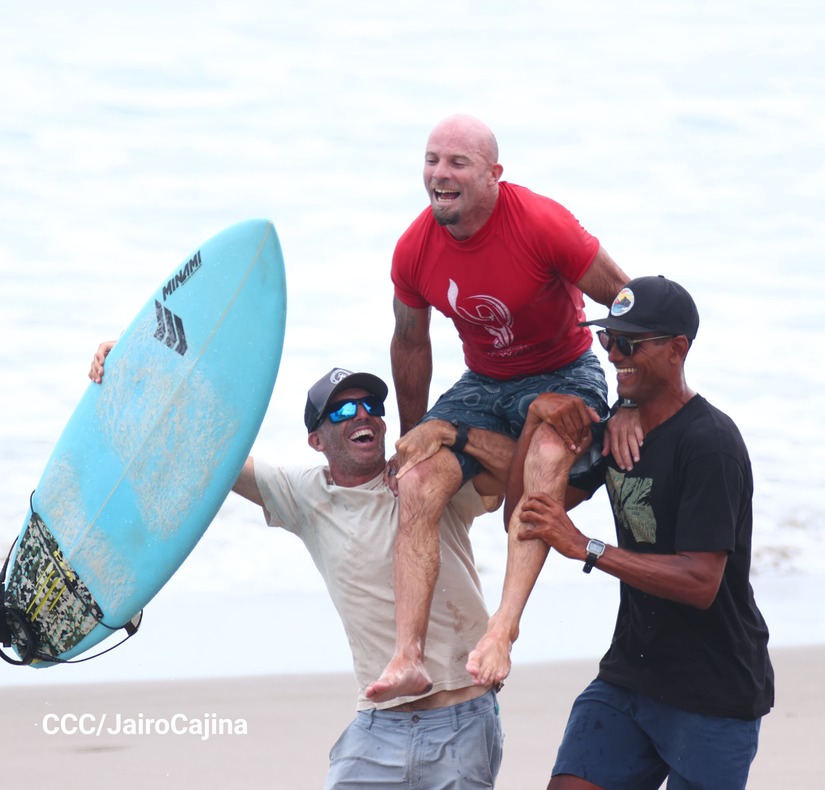 Los Resano dominan Torneo Nacional de Surf de Nicaragua en Tola, Rivas