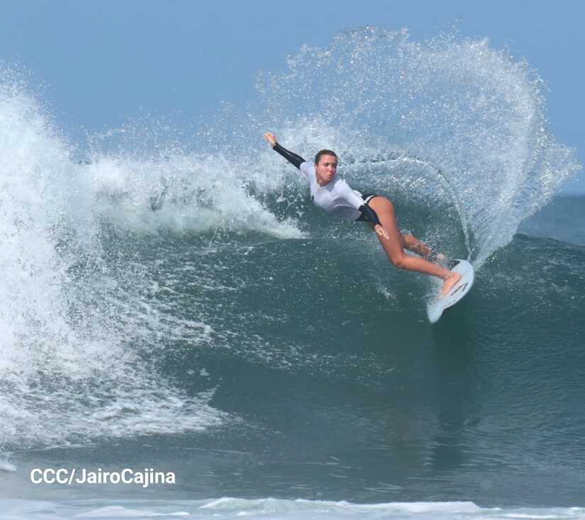 Candelaria Resano surfea en las playas de Nicaragua tras su ...