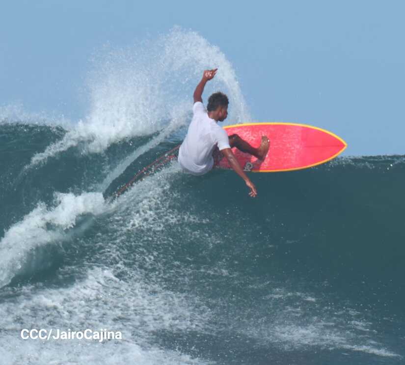 Candelaria Resano surfea en las playas de Nicaragua tras su ...