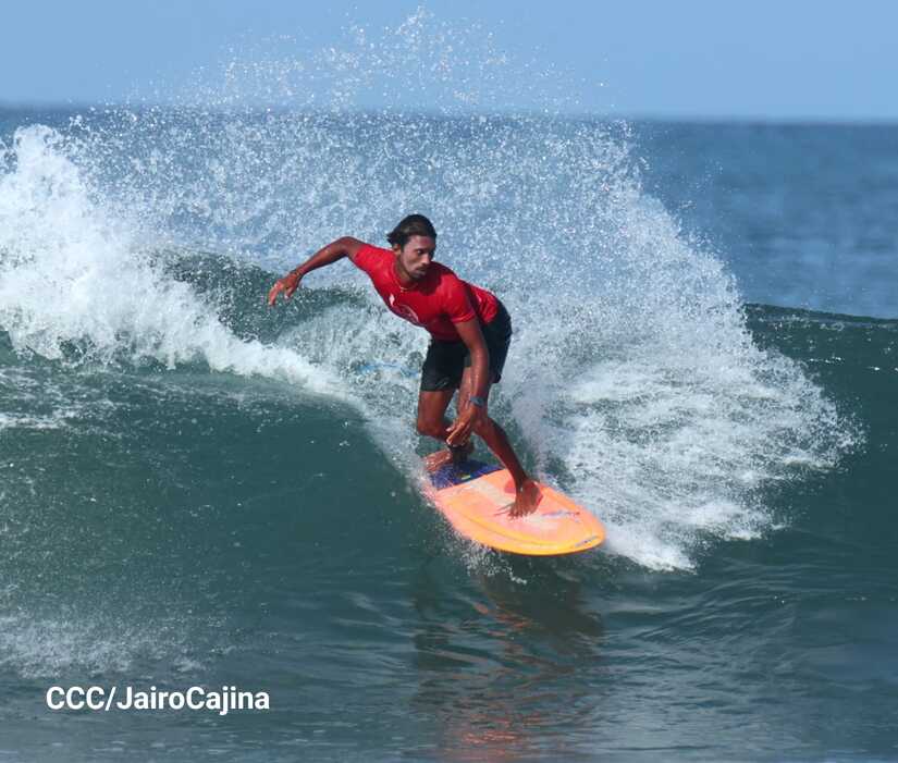 Candelaria Resano Surfea En Las Playas De Nicaragua Tras Su