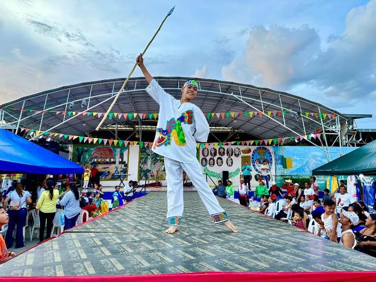 Celebramos el Festival Departamental de Trajes Originales de Nuestro ...