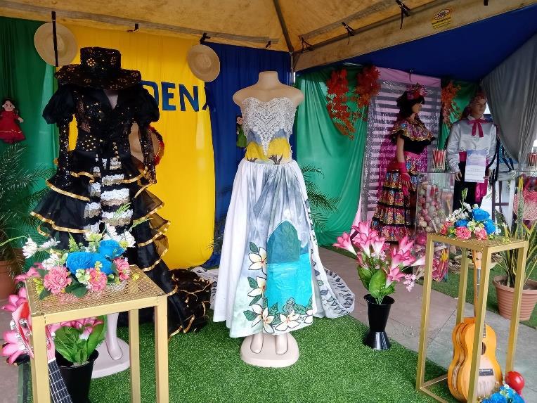 Celebramos el Festival Departamental de Trajes Originales de Nuestro ...
