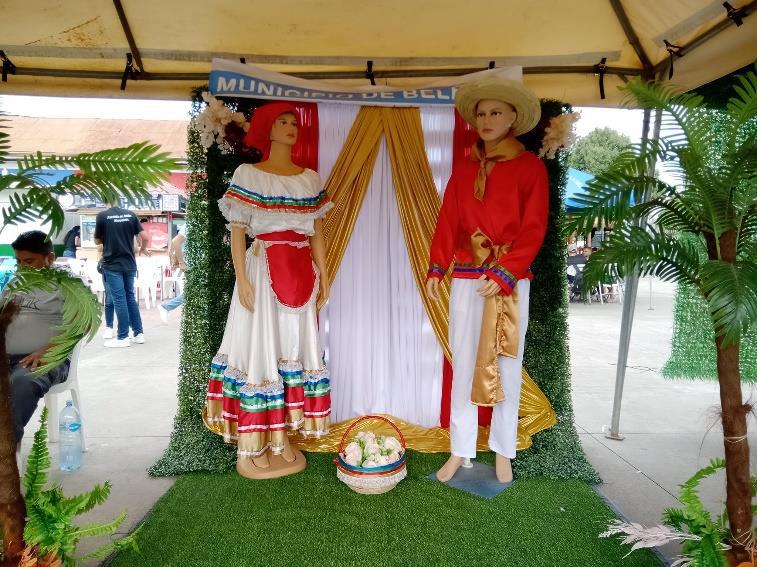 Celebramos el Festival Departamental de Trajes Originales de Nuestro ...