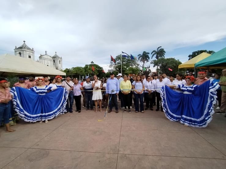 Celebramos el Festival Departamental de Trajes Originales de Nuestro ...