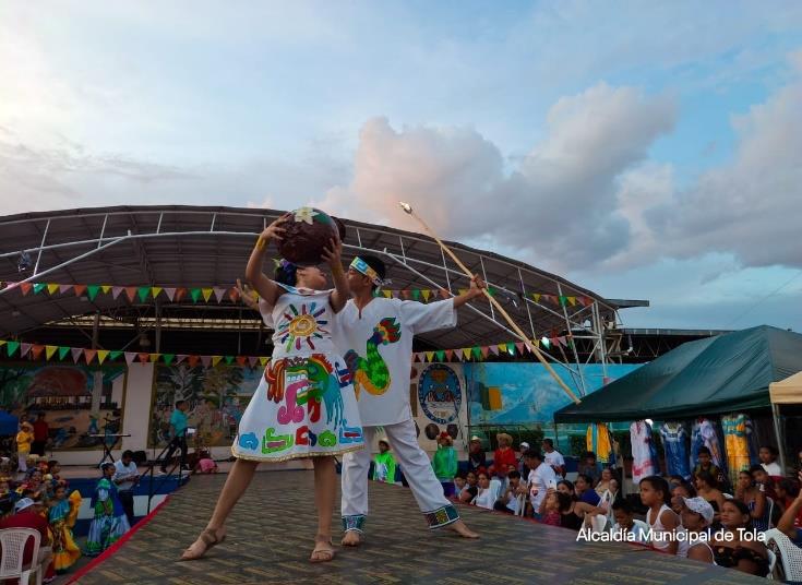 Celebramos el Festival Departamental de Trajes Originales de Nuestro ...