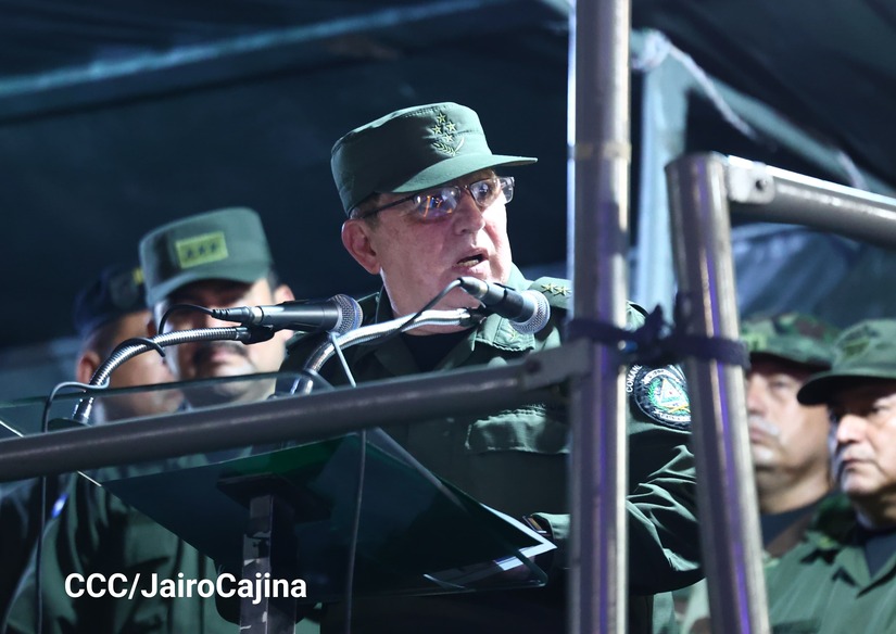 Realizan práctica general para el desfile por el 45 aniversario de constitución del Ejército de ...