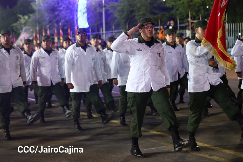 Realizan práctica general para el desfile por el 45 aniversario de constitución del Ejército de ...