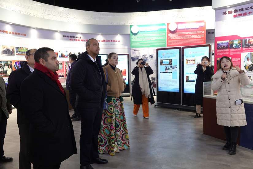 Misión Diplomática de Nicaragua en China visita el Taller Luban de la histórica ciudad de Tianjin